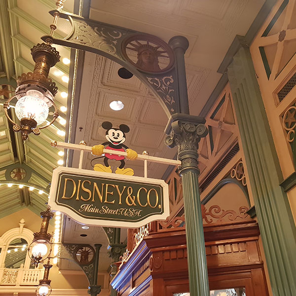 Disneyland Paris Tips & Must-Sees | Disneyland with kids - Prosecco Mum